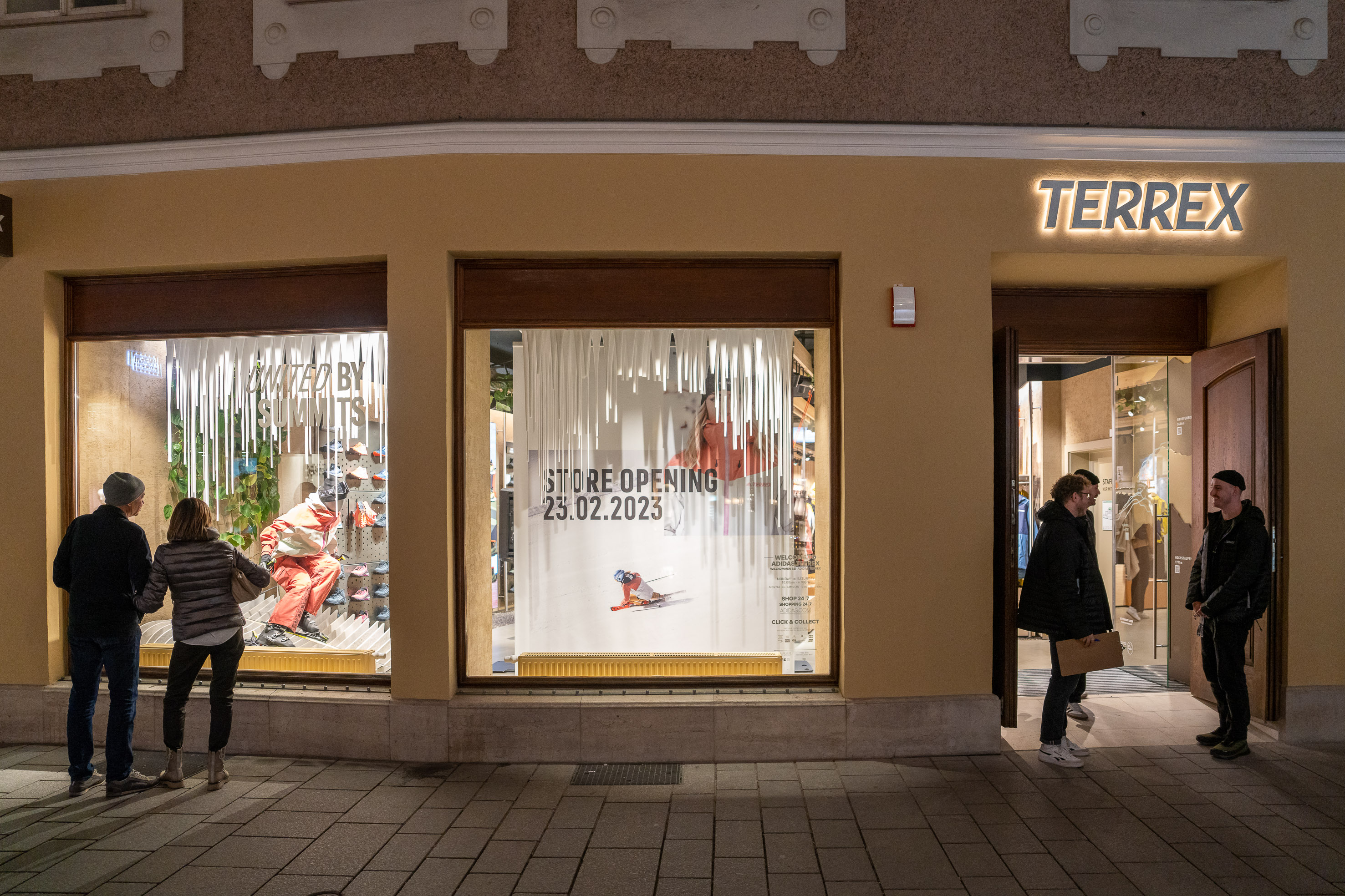 FMT-Pictures - Erster Terrex Concept-Store in Österreich wird in ...