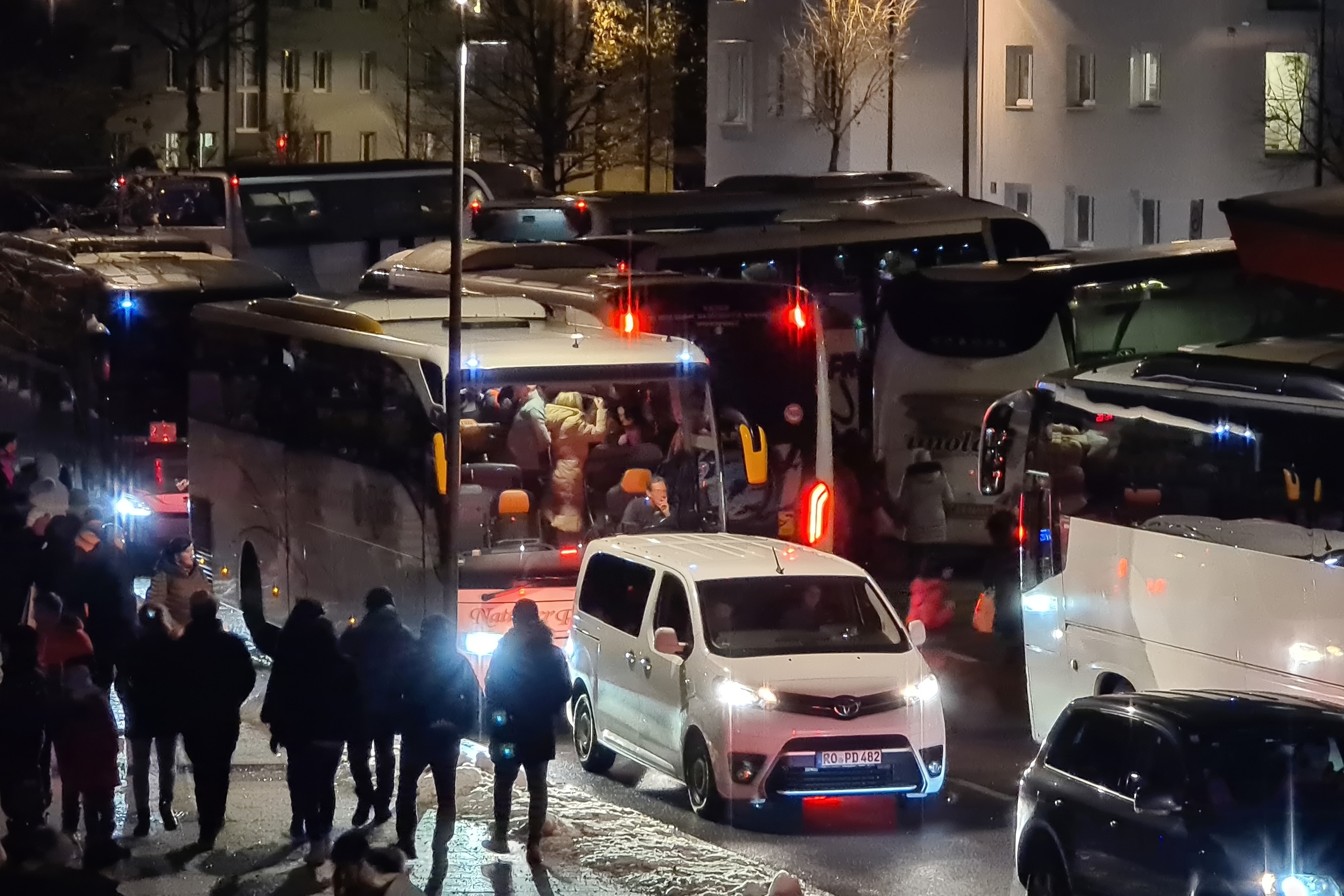 FMT-Pictures - Stau am Busterminal Nonntal vom 09.12.2023