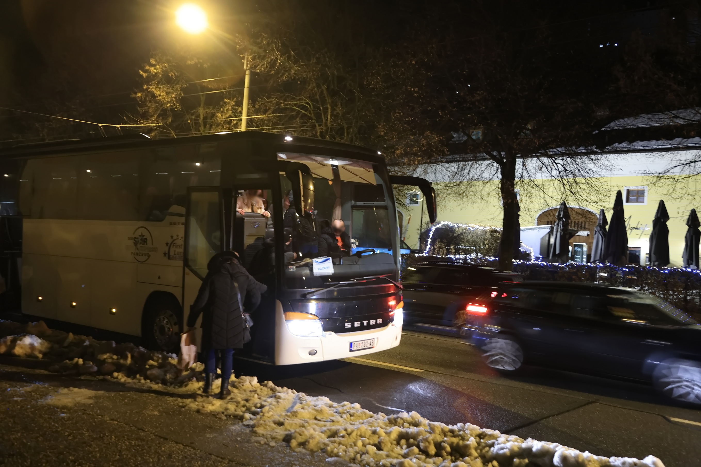 FMT-Pictures - Stau am Busterminal Nonntal vom 09.12.2023